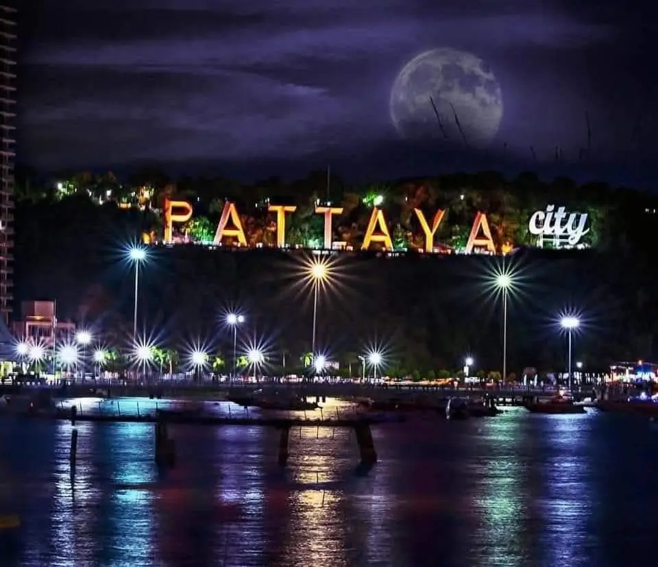 - Things To Do In Pattaya - Bars , Restaurants, Cafes , Beaches and more